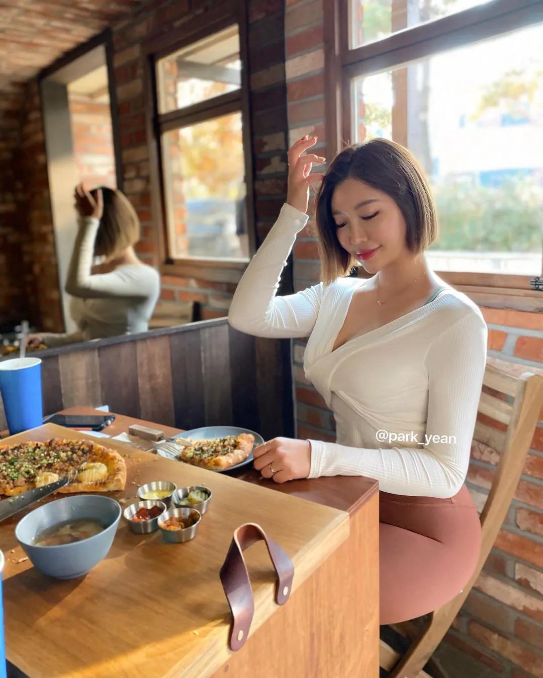 Korean fitness model park_yean, with waves in the eyes of Maimai ...