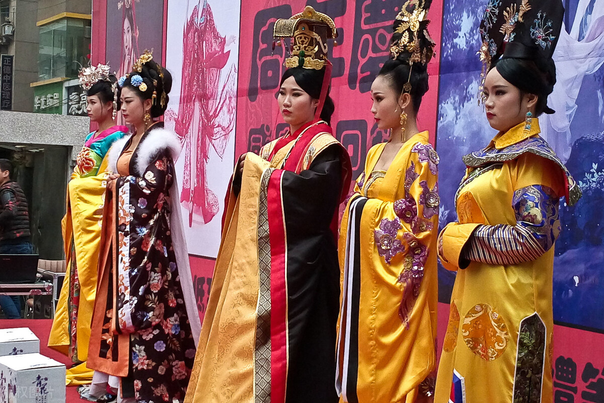 Yang Yuhuan, a famous woman in ancient and modern China and abroad (2 ...