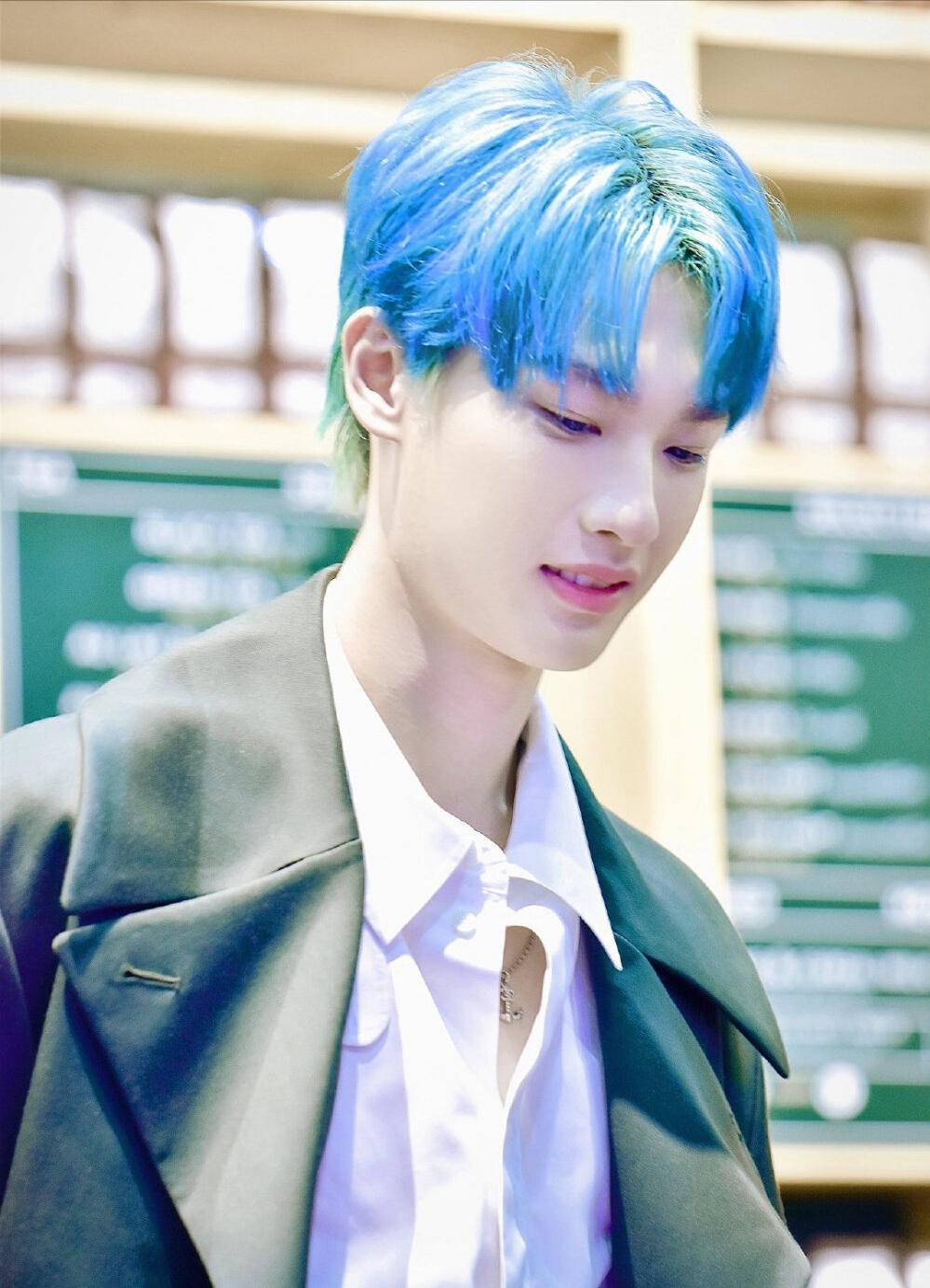 Thai boy blue hair style: sweetheart yyds, Mr. Miao is easy to control ...