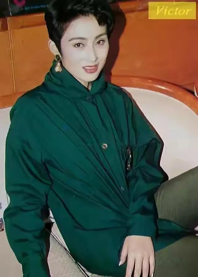 Shanghai actress-Zhang Min - iNEWS