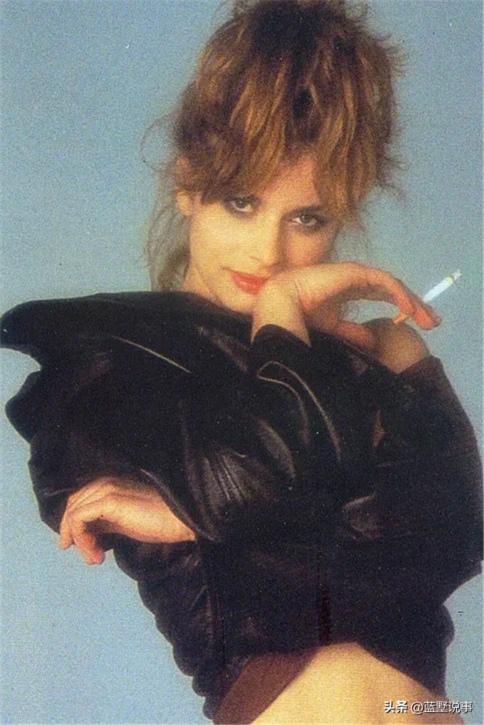 After living with the director who was 25 years older than her, she ...