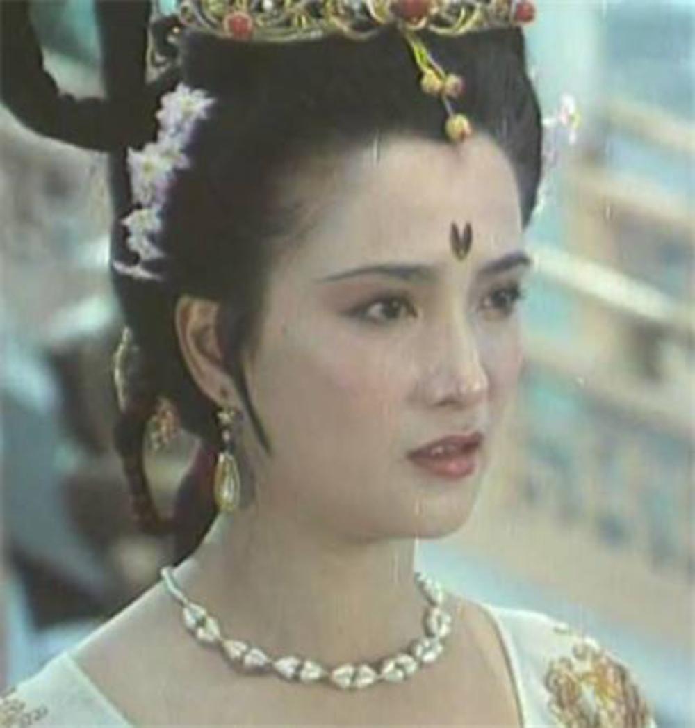The first classical goddess He Qing: Acted in four major classics, Qin Keqing is mature, pity ...
