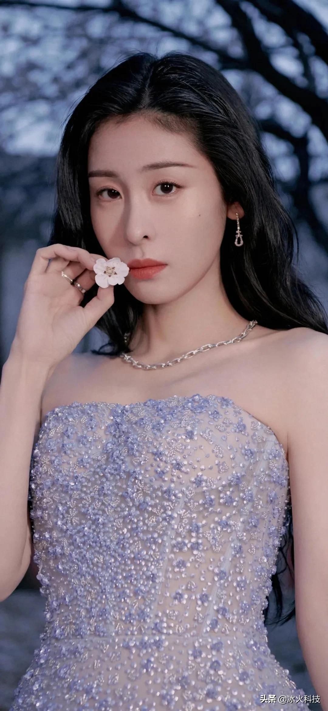 Zhang Bichen Wallpapers Special - iNEWS