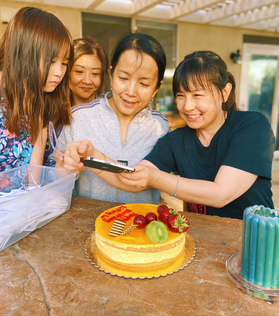 Lv Liping celebrates her birthday with Sun Haiying, and her luxury home ...