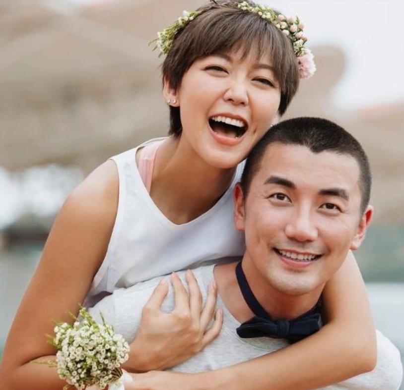 Hong Yongcheng announced his marriage, confidant Huang Cuiru sent a ...