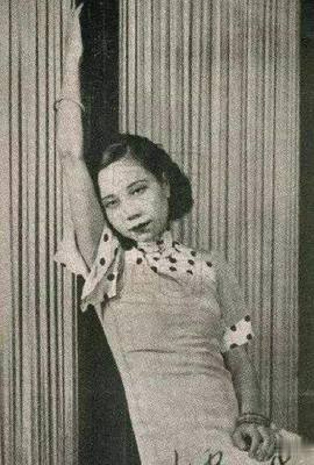 Ai Xia: She escaped marriage at the age of 16 and became a star, and committed suicide at the ...