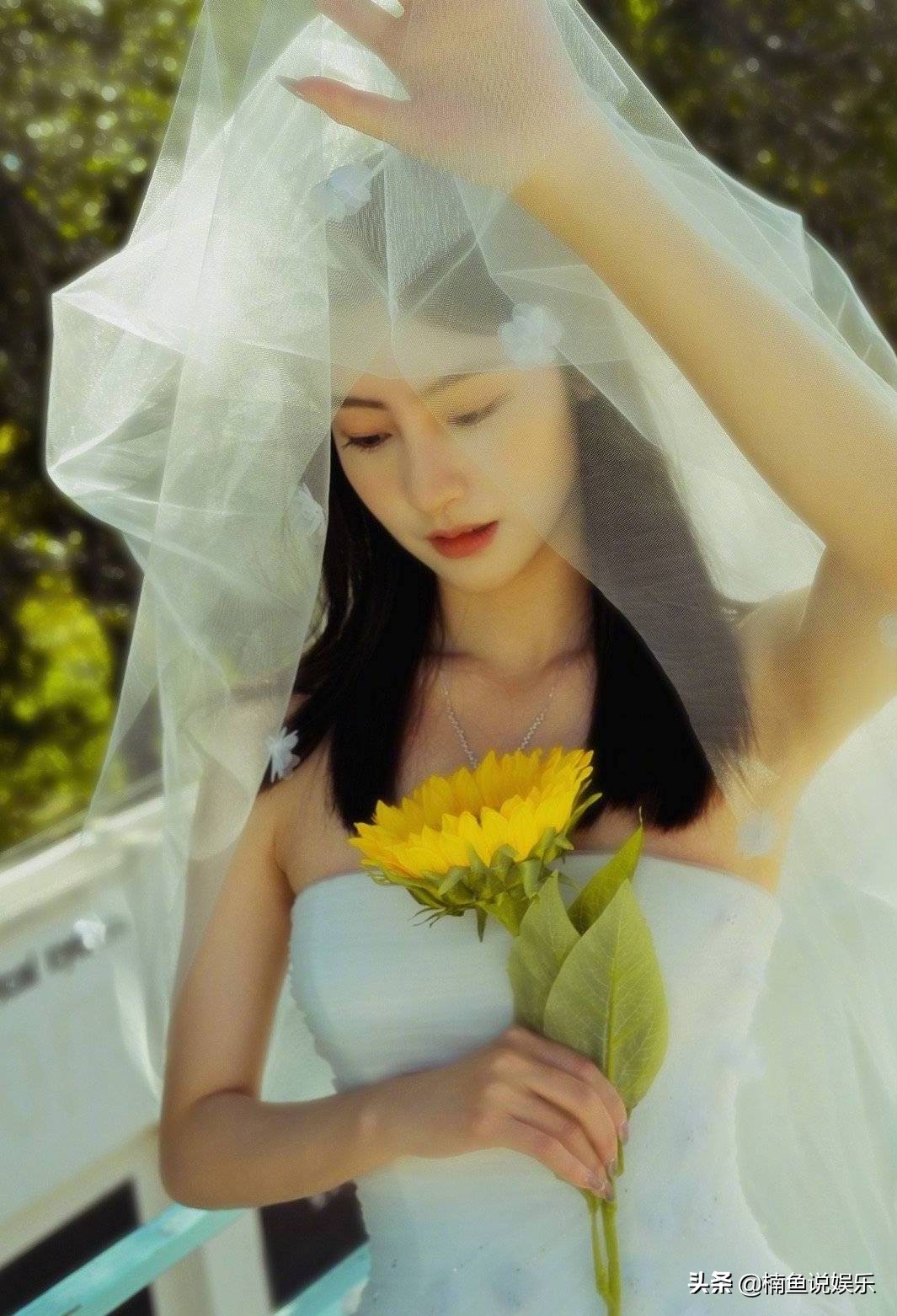 Mao Xiaohui's wedding dress is beautiful, and Xie Hang is played in the ...