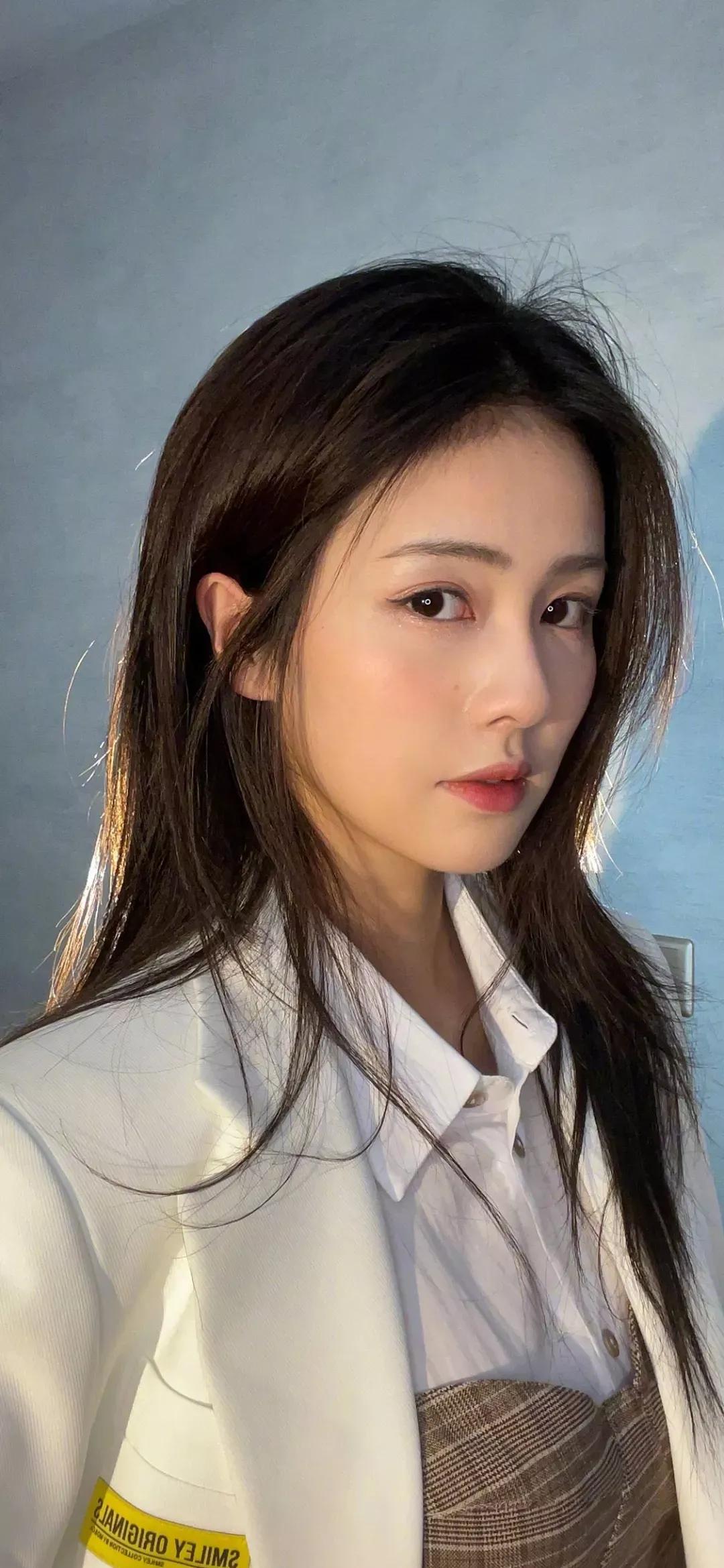 Beauty Photo Album (Li Qin, Song Yi, Bai Lu) - iNEWS