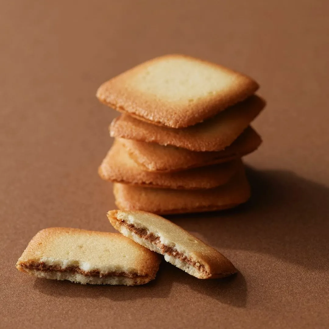 In addition to Shiroi Koibito, what are the most popular souvenir shops ...