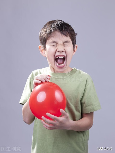 Squeezing acne can cause brain abscess and hand abscess. Do you dare to ...