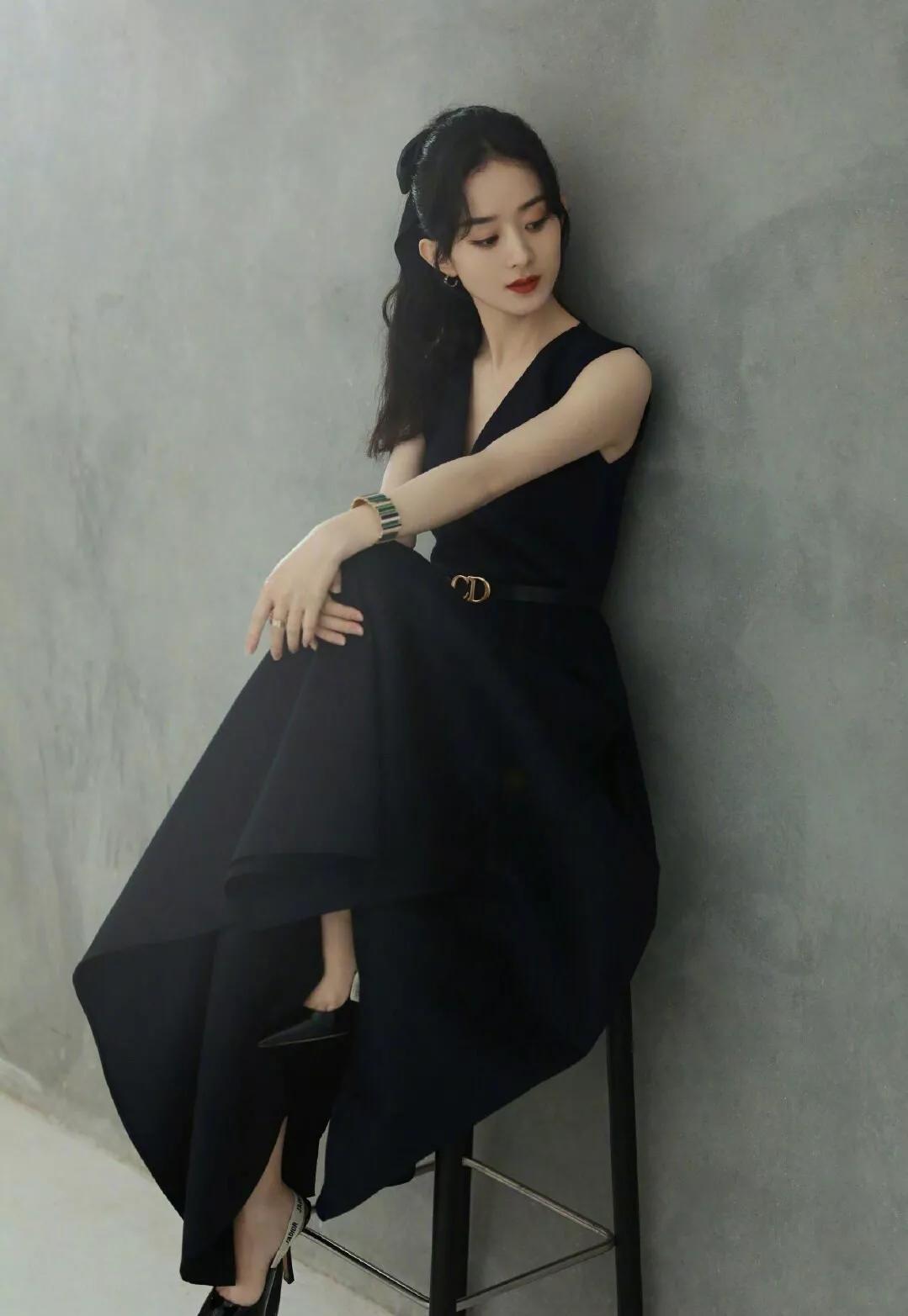 How did Zhao Liying's thin back, narrow waist and thin legs come from ...