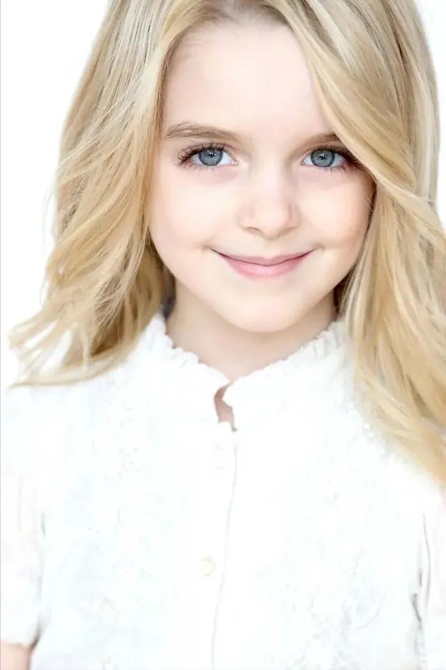 A genius girl: McKenna Grace - iNEWS