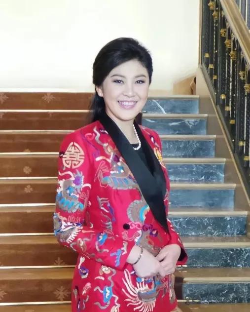"The Most Beautiful Prime Minister" Yingluck sends New Year greetings ...