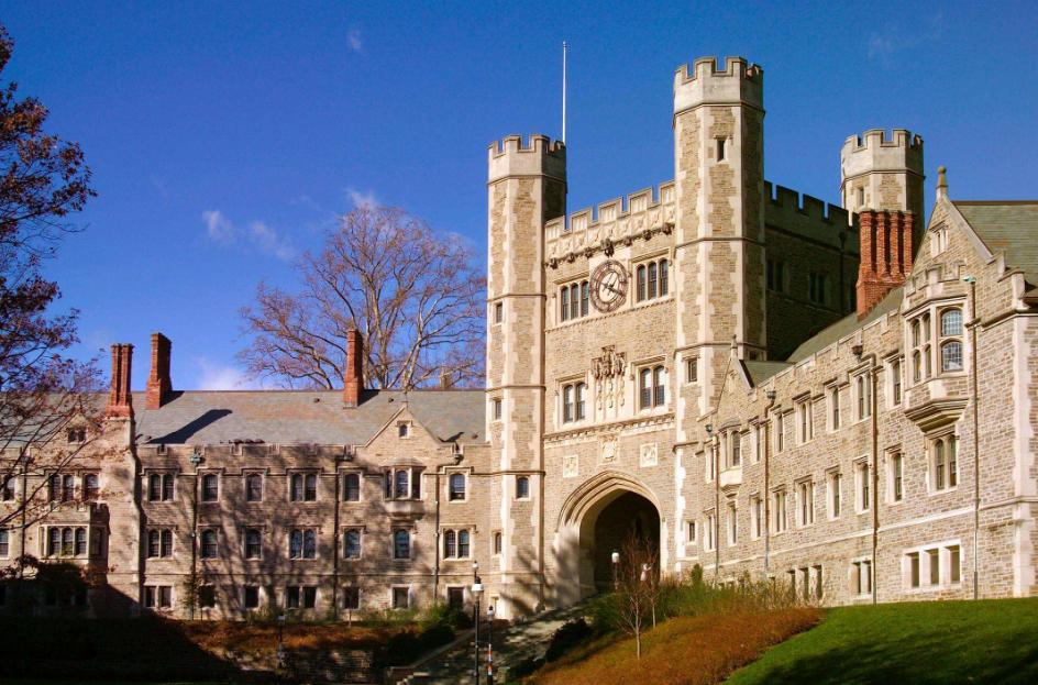 How godly is Yun Zhiwei?Reading professional books as extracurricular ...