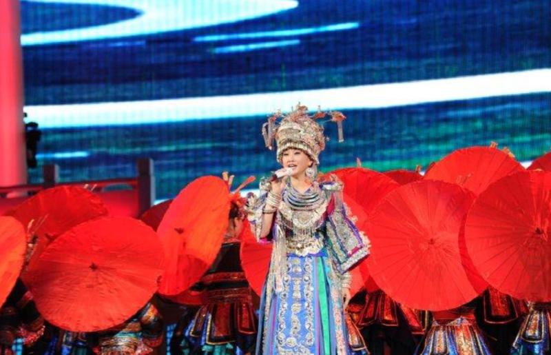 Song Zuying, the queen of folk songs, how is this Xiang girl now? - iNEWS