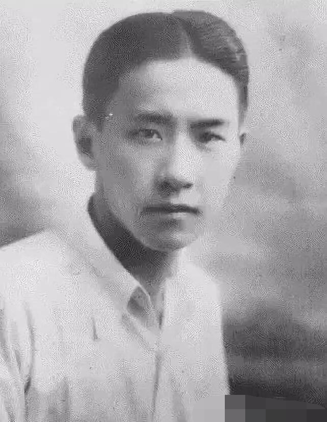 What is the final outcome of Yuan Shikai's eldest son, Yuan Keding, one ...