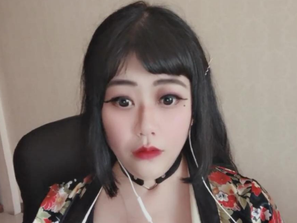 Qiao Biluo finally got thinner, and her recent photos revealed her face ...