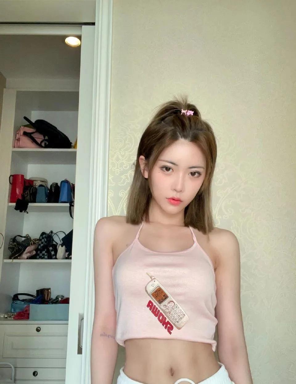 How beautiful is the silent Zhou Shuyi?She is the ceiling of pure desire - iNEWS