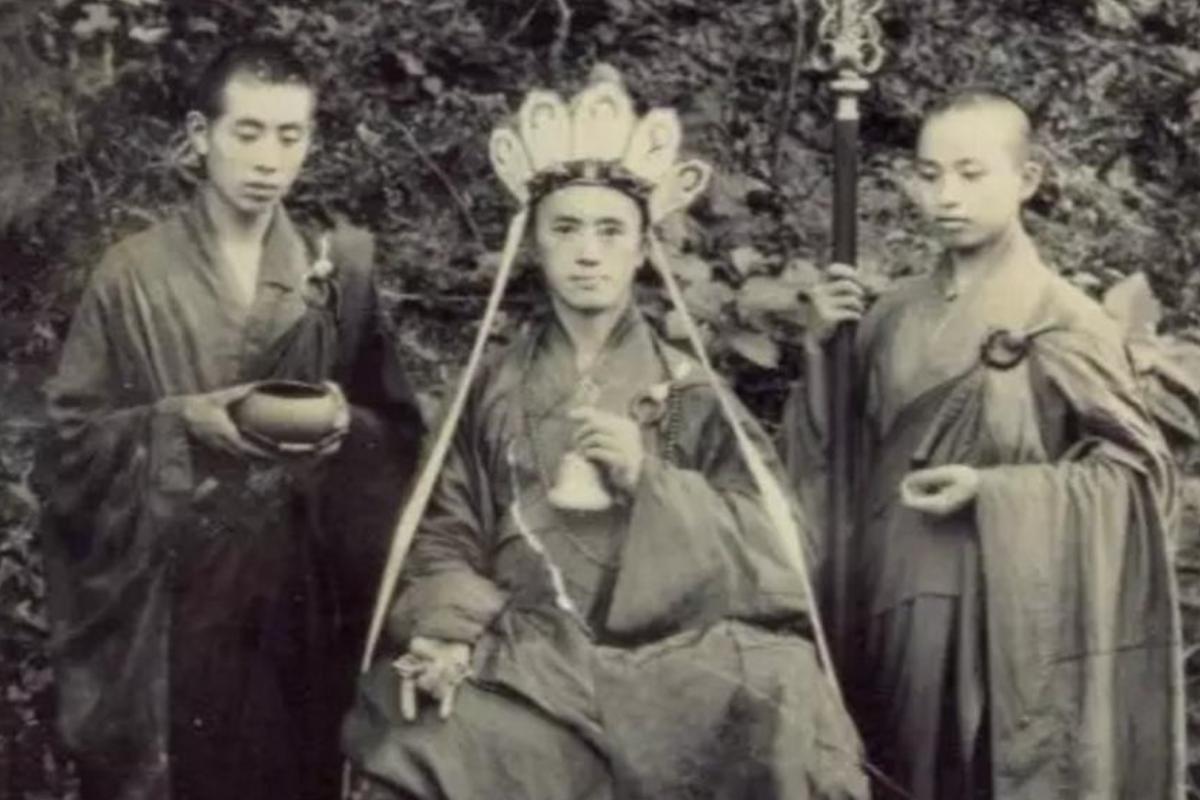 The famous Master Hai Deng in the 1980s was controversial after he ...