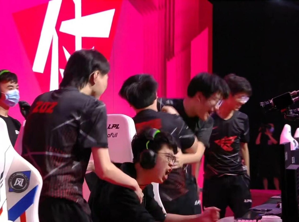 Countdown to RW's name change?AG and RW began to interact on Weibo, and the Honor of Kings team ...