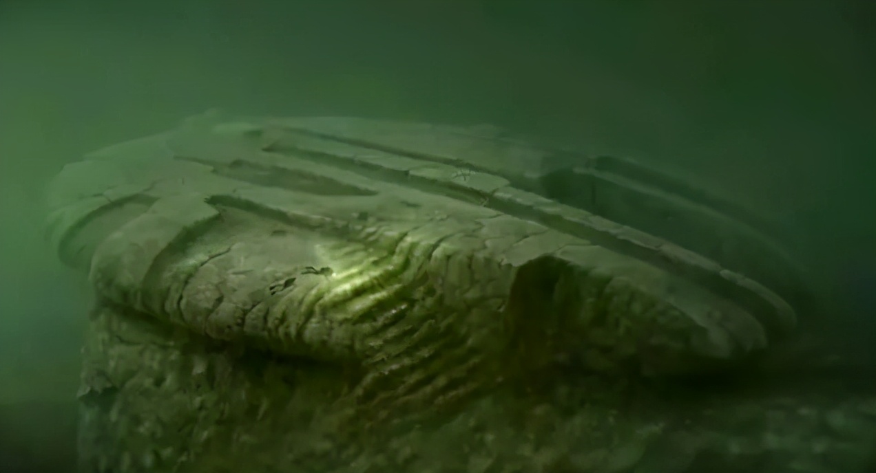 A huge disk under the Baltic Sea, sleeping for 140,000 years, its name ...