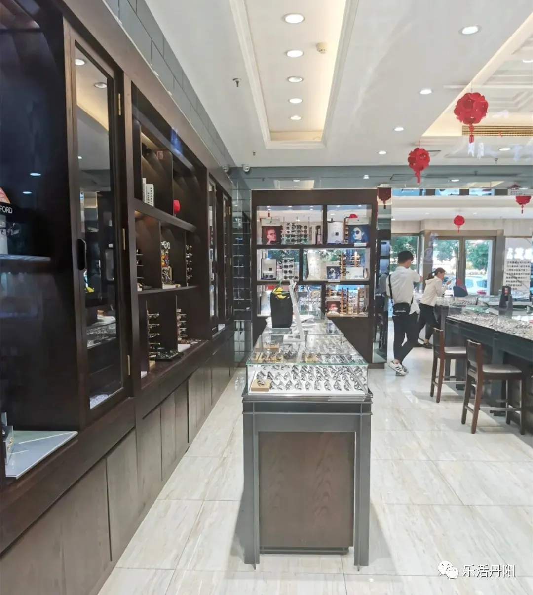 Take you in, China Danyang Glasses City - iNEWS
