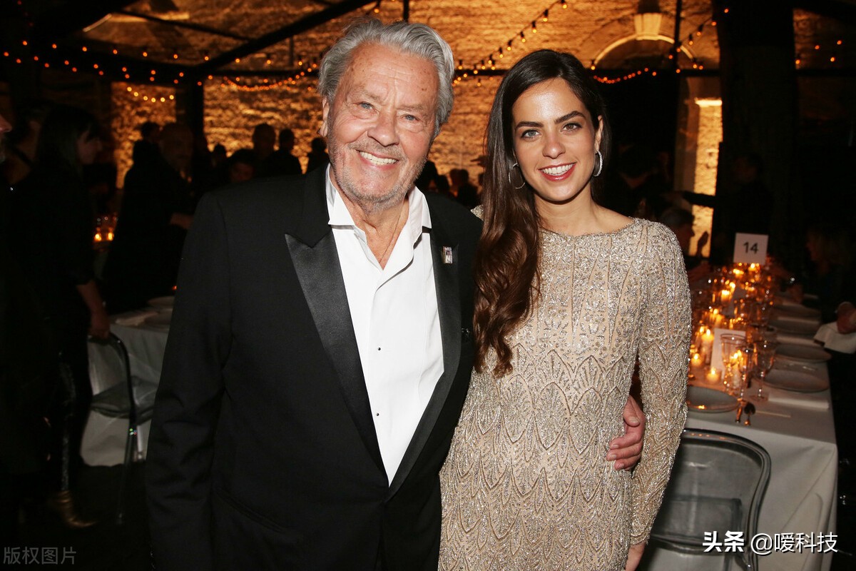 Alan Delong, a beautiful man, with beautiful beauties around him, why ...