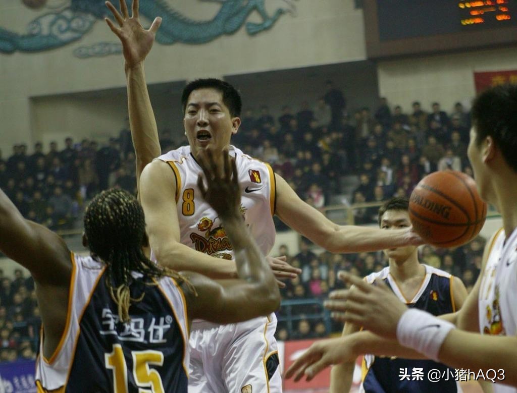 Against Biao Kobe, dunk Pippen-"China Jordan" Hu Weidong - iNEWS