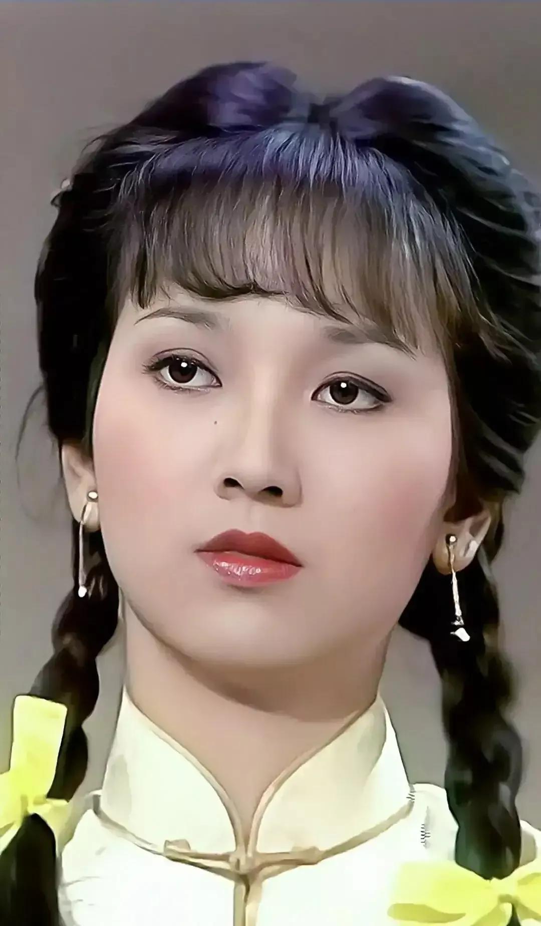 Feng Chengcheng, Shanghai's No. 1 Beauty - iNEWS