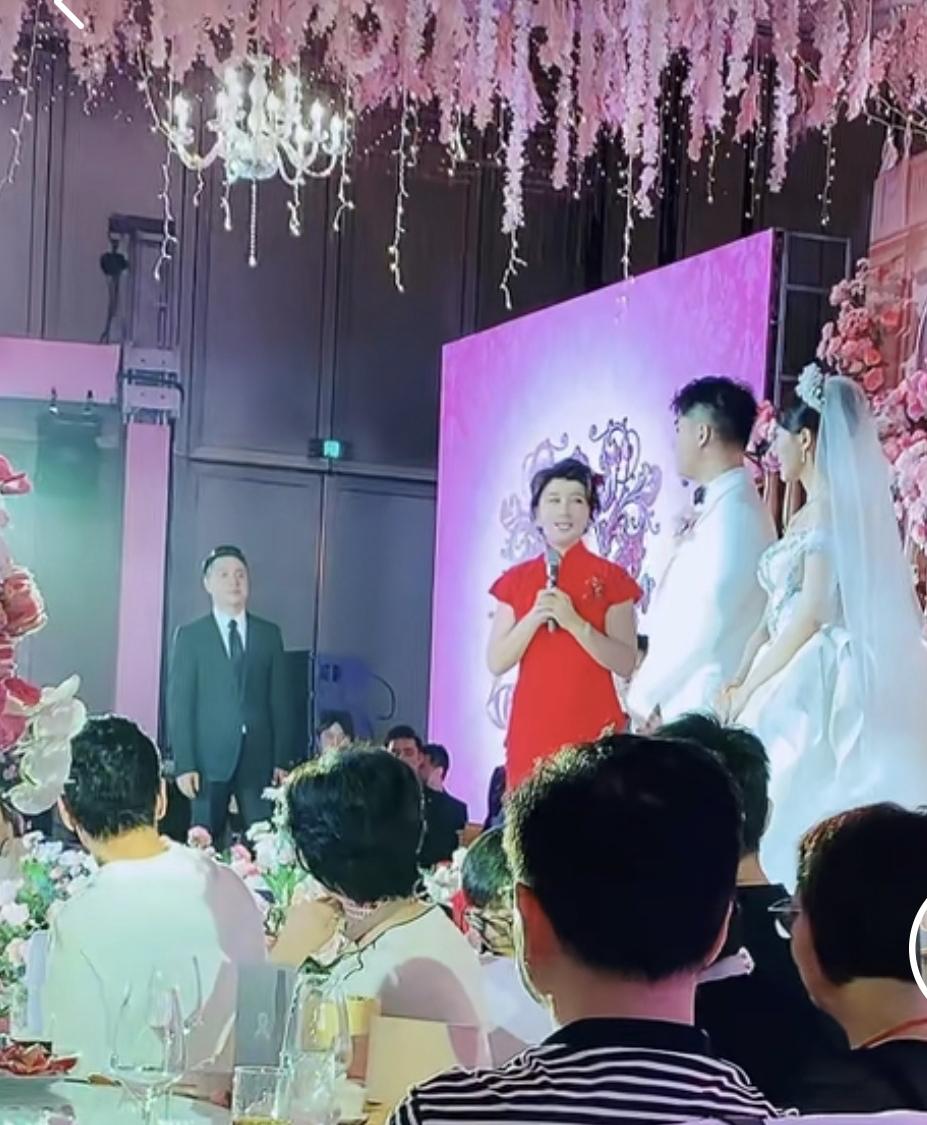Yan Xuejing's son's wedding scene was exposed, and his daughter-in-law looked pretty, Yang Lixin ...