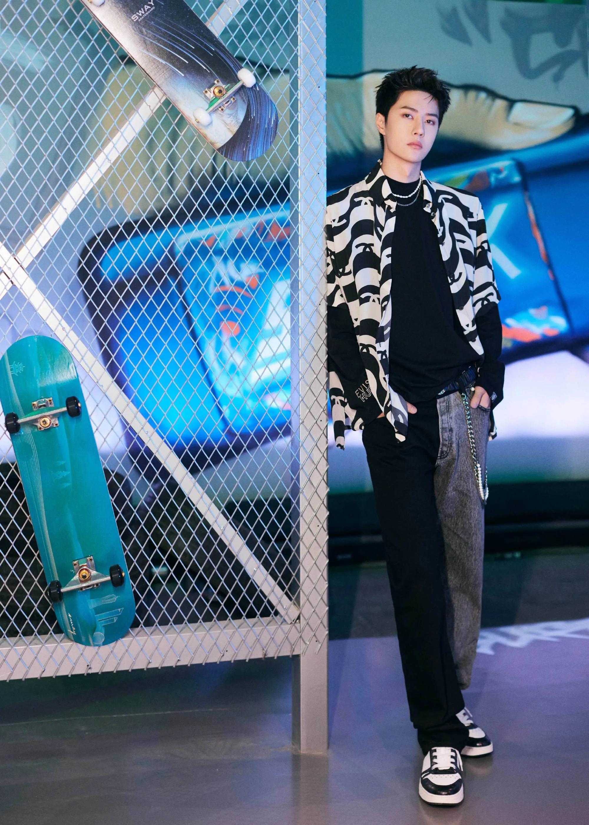 Wang Yibo, this is hip-hop, being moved by the team members and crying ...