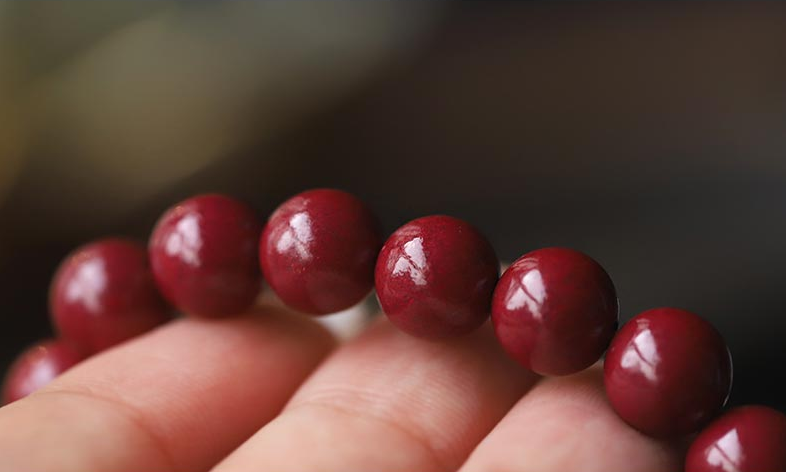 Grandma said that the cinnabar I was wearing was poisonous, and the ...