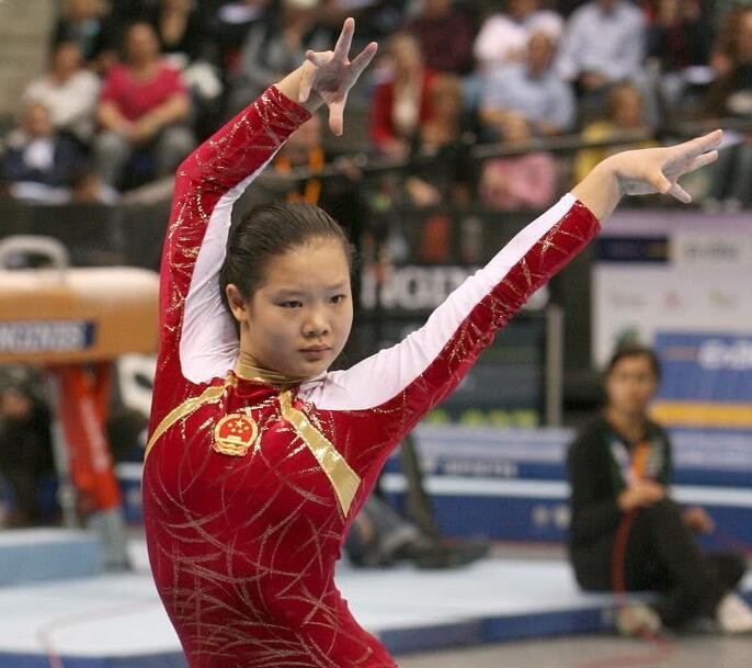 Gymnastics empress Cheng Fei, 32 years old, was nearly 200 kilograms ...