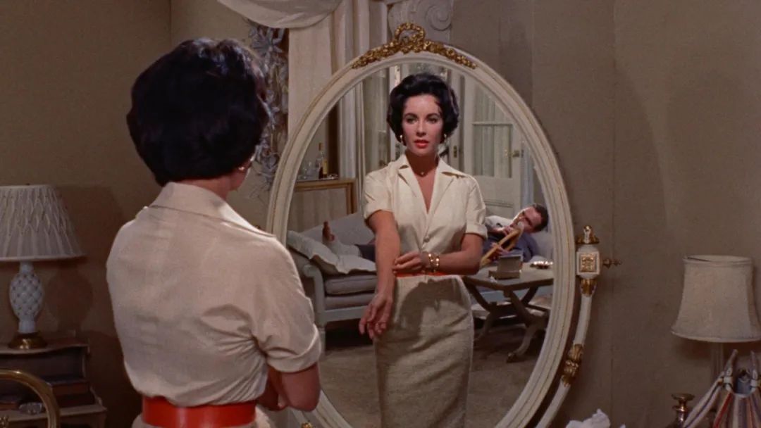 Taylor sexy seduces Paul Newman's "The Clever Lady" - iNEWS