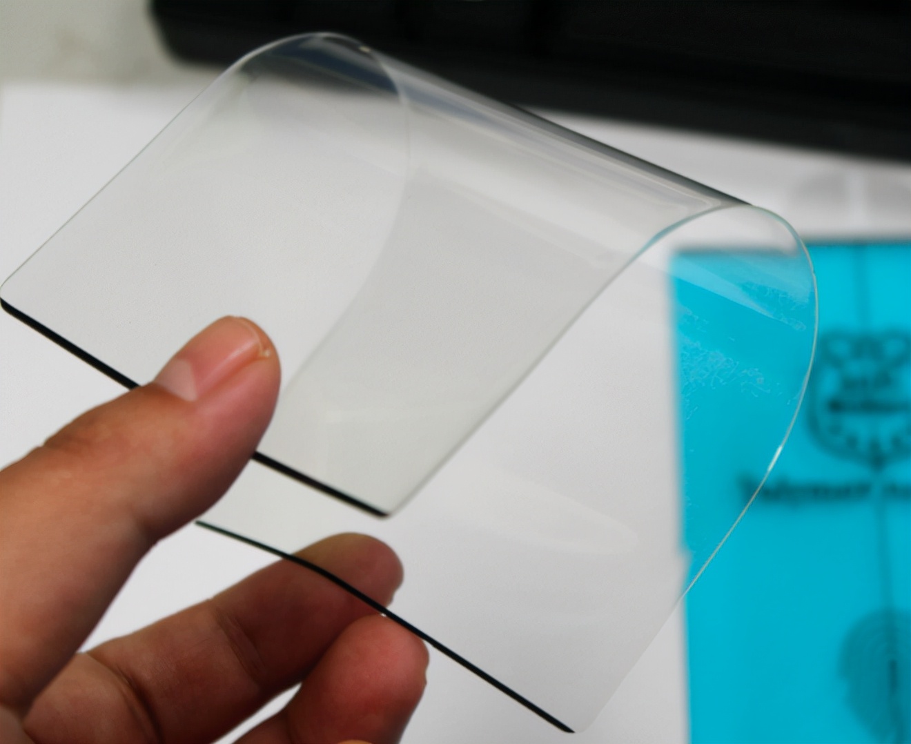 Canadian scientists invent strong glass that can be used to improve ...