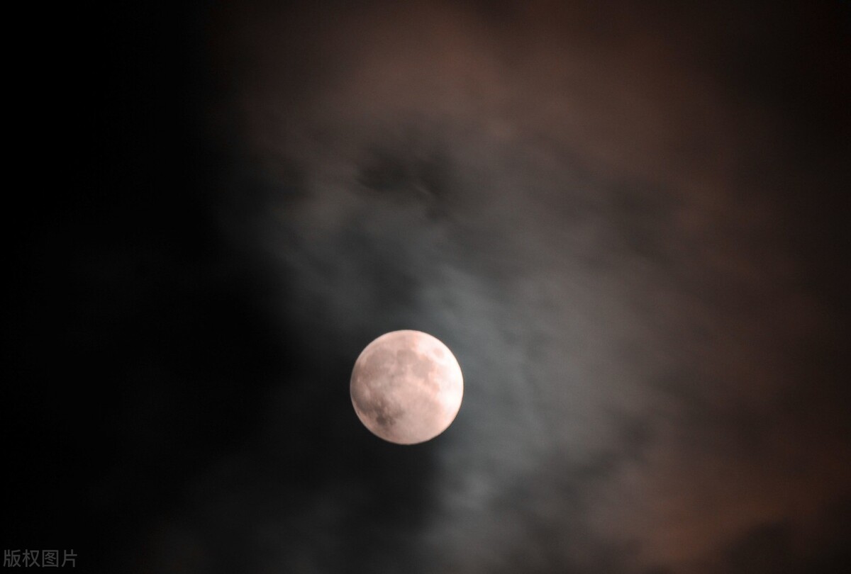 As the saying goes, "Look at the moonlight on August 15th in the coming ...