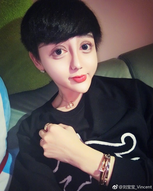 Internet celebrity Liu Zichen rarely shares unretouched photos, the real face is exposed, not ...