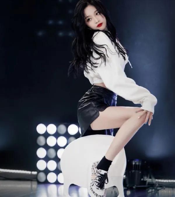 After Song Yuqi succeeded in losing weight, he met an opponent and ...