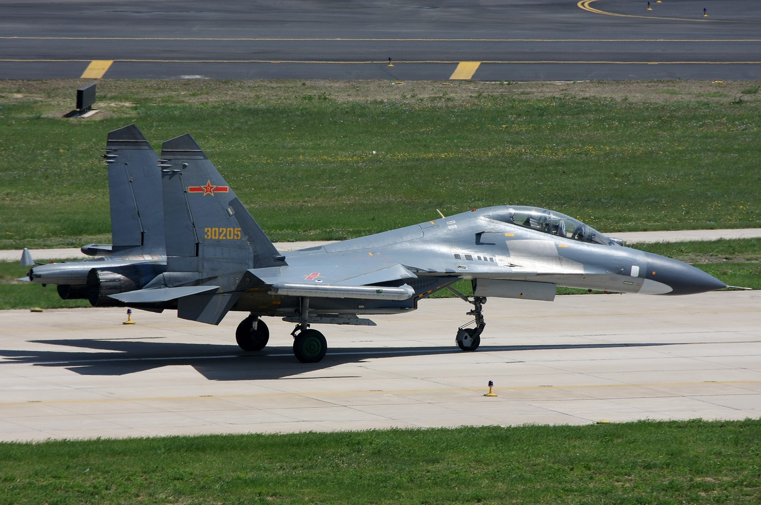 U.S. media: The Chinese training troops' acceptance of the J-7G is of ...