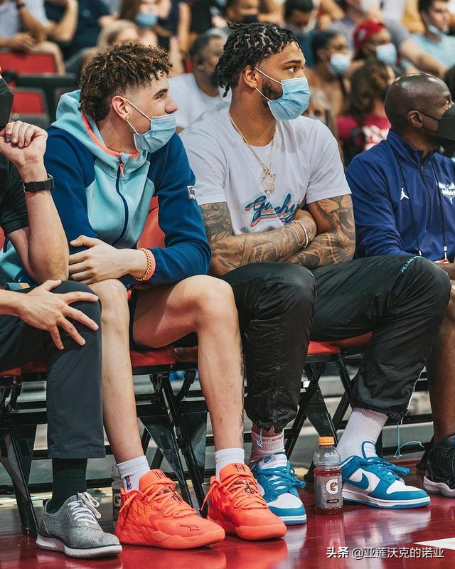 With three goals, Ramello puts on his signature shoes, eager to get the No. 1 jersey!Two-goal ...