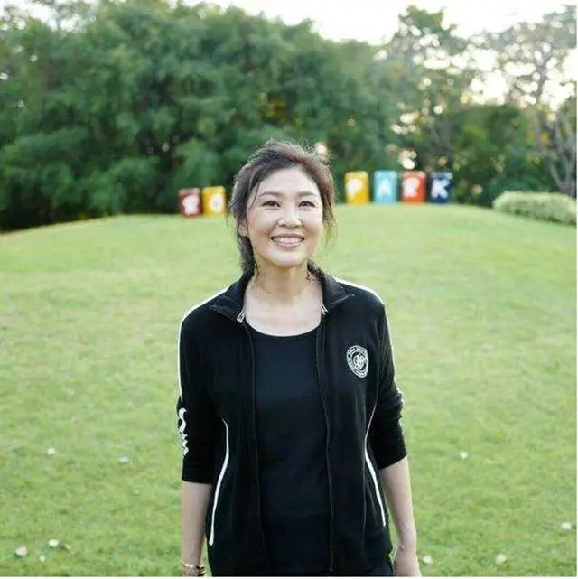 Yingluck rarely takes fitness photos. He is 53 years old and curvaceous ...