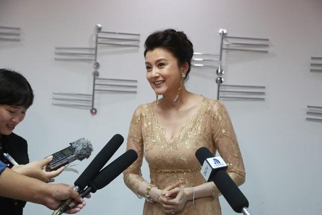 49-year-old Fujiwara Norika still has the charm, elegant and stunning ...