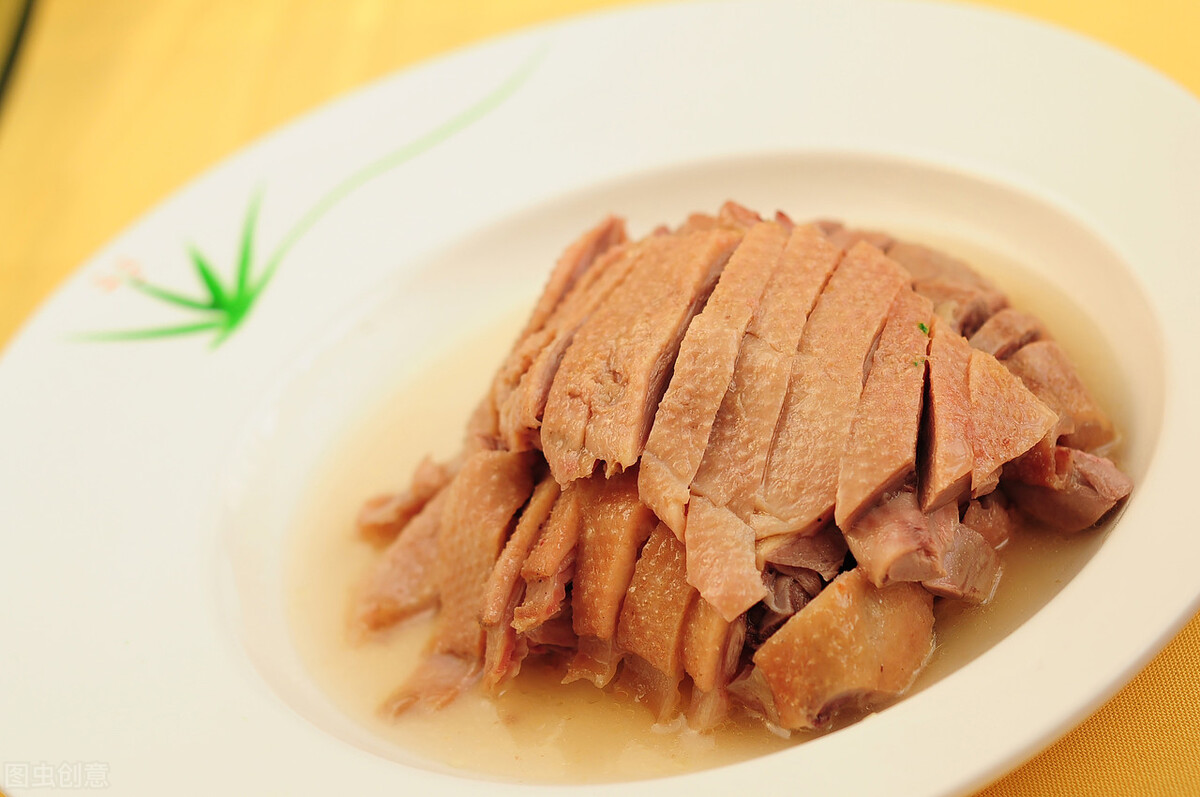 "Half duck in July, half taro in August." Ducks are the most plump in ...