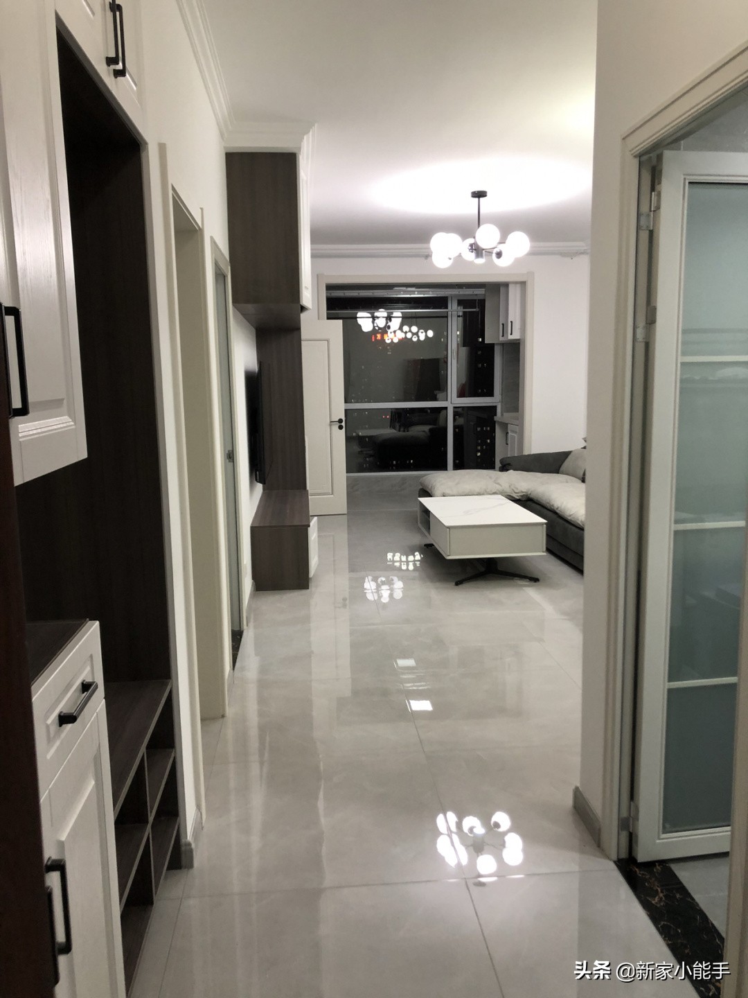 Her house is only 68 square meters, and the decoration is extremely ...