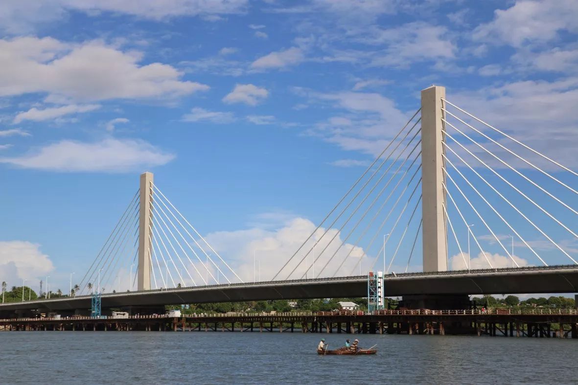 The first cable-stayed bridge in Africa!China took 6 years to build ...