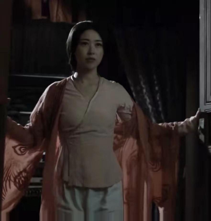 The glamorous image of celebrity Zhu Zhu is deeply rooted in the hearts ...