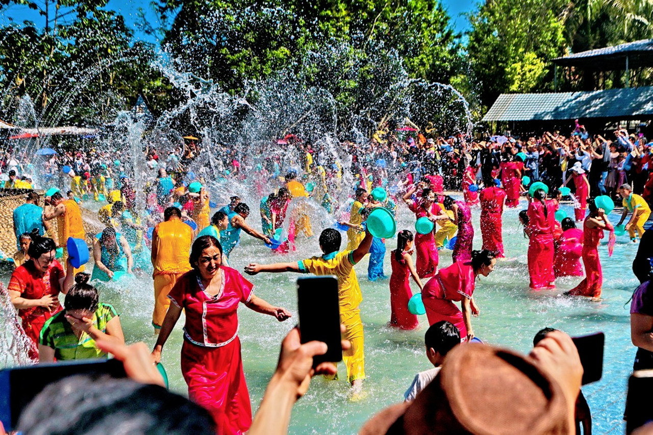 Yunnan Yiche ethnic group, women in the ethnic group do not wear ...