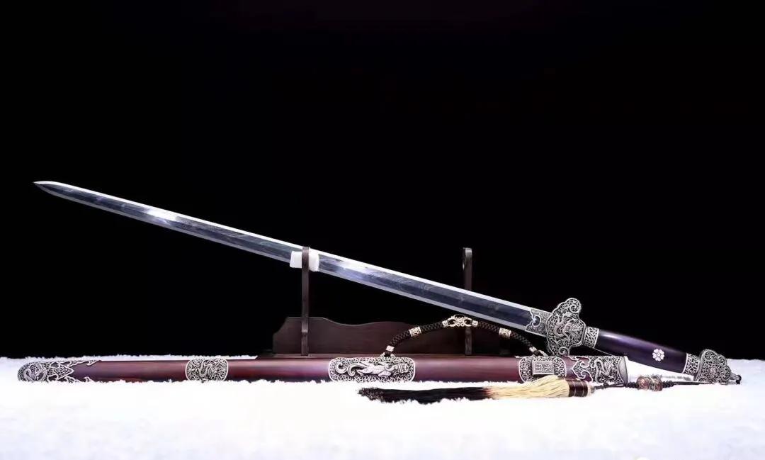 Why is it so expensive to make swords from meteorite iron! - iNEWS