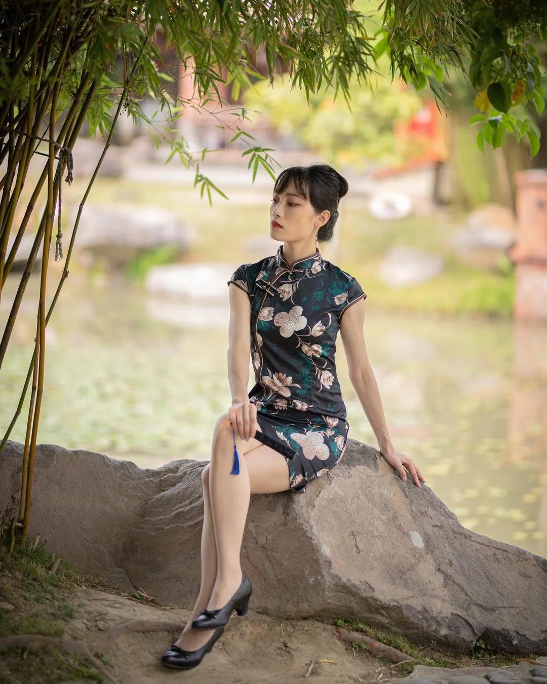 "Qipao Control" The first shot of the beautiful cheongsam beauty - iNEWS