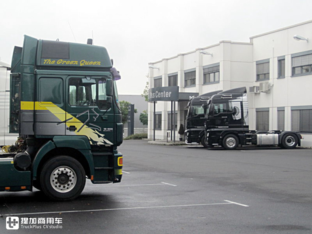 Have you ever seen a MAN F2000 truck with over 600 horsepower and a V10 ...